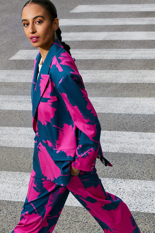Fashion in bold colours and prints | Dare to be colourful – POM Amsterdam